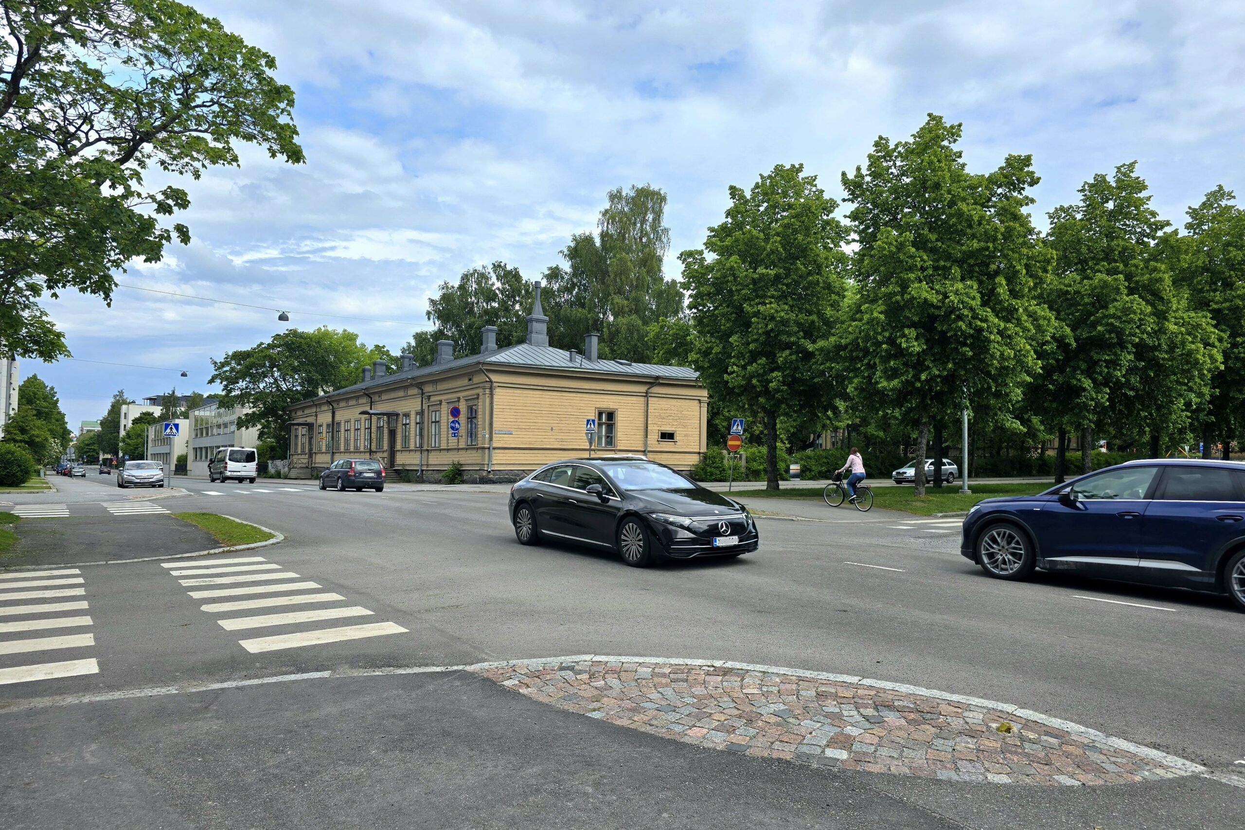 Koulukadun ja Korsholmanpuistikon risteykseen liikennevalot - Vaasa ...